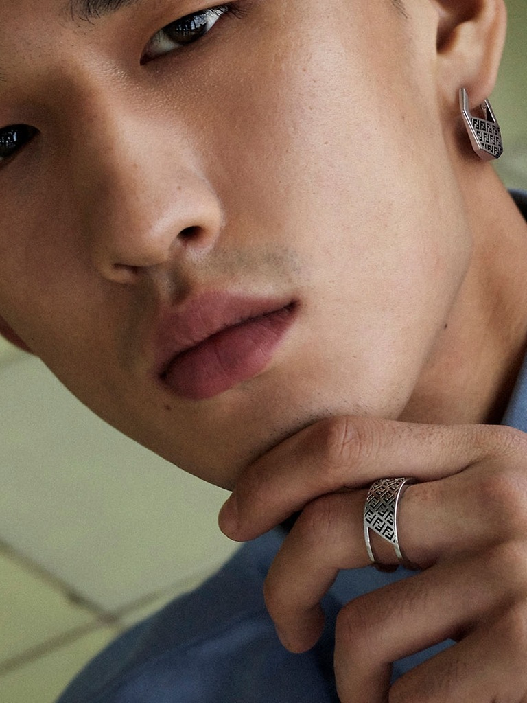 FENDI Official Site: Luxury Bags, Ready-To-Wear, Shoes. Explore the ...