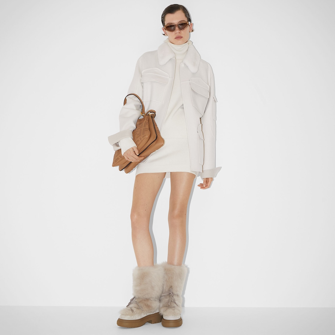 ピーカブー ソフト ミディアム カーフレザー ベージュ | Fendi ピーカブー ソフト ミディアム カーフレザー ベージュ | Fendi
