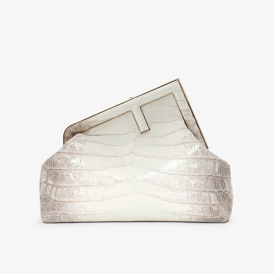 Fendi First Medium - Bolso de cocodrilo en tonos blancos | Fendi