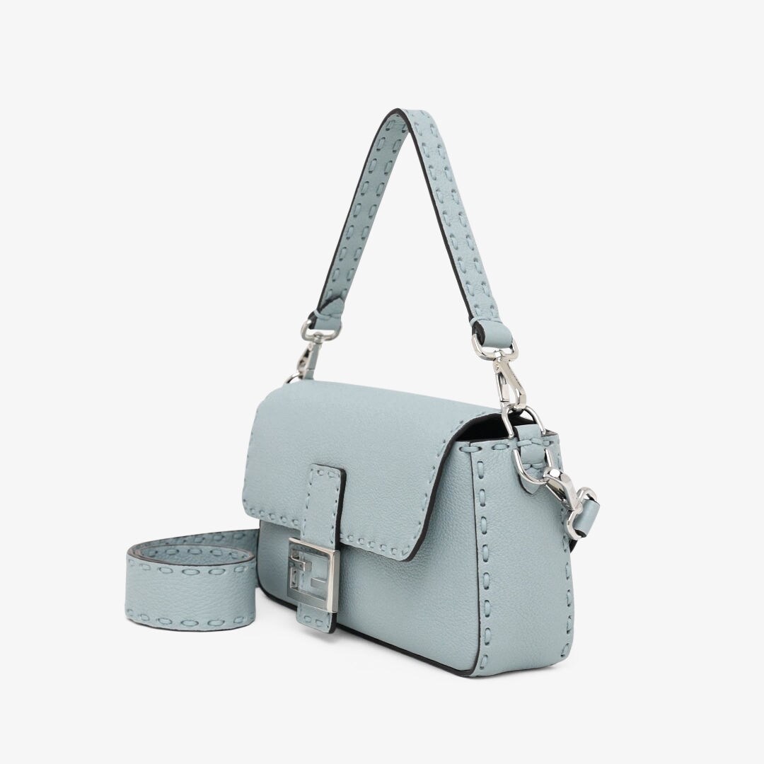 バゲット カーフレザー ライトブルー | Fendi