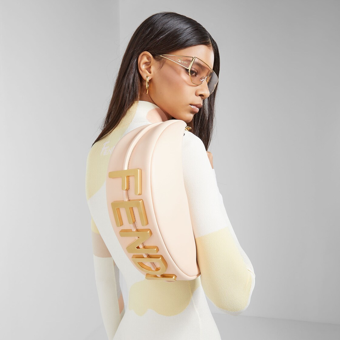 49％割引オレンジ系【あす楽対応】 FENDI GRAPHY SMALL PALE PINK ショルダーバッグ バッグオレンジ系-OTA.ON ...